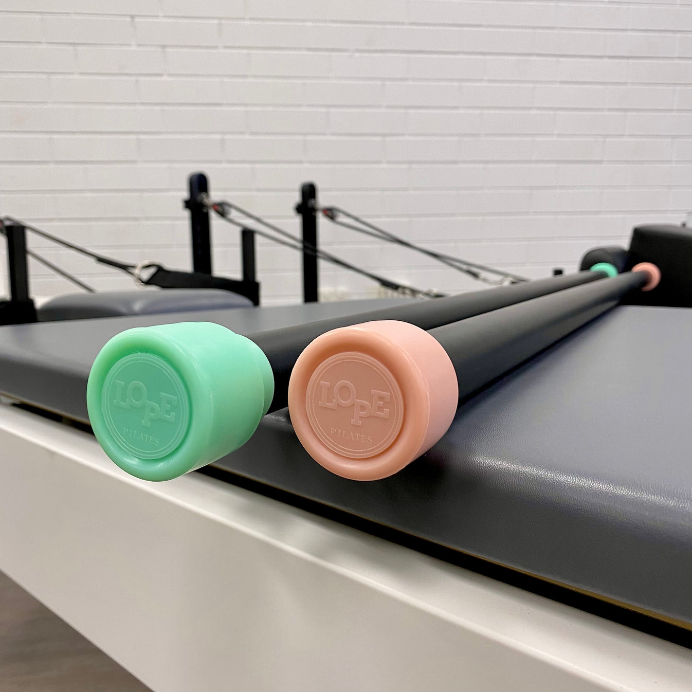 Weighted Fitness Bar Pink 2kg 1 unit – LOPE Pilates Equipment